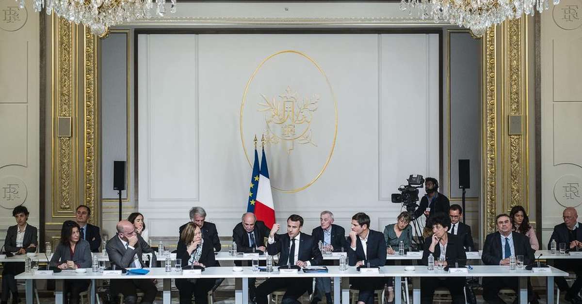 INTELLECTUELS, PIEGES A CONS